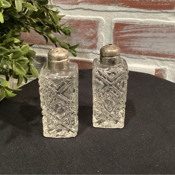 Dining | Vintage Set Of Glass Or Crystal Salt N Pepper Shakers Silver ...